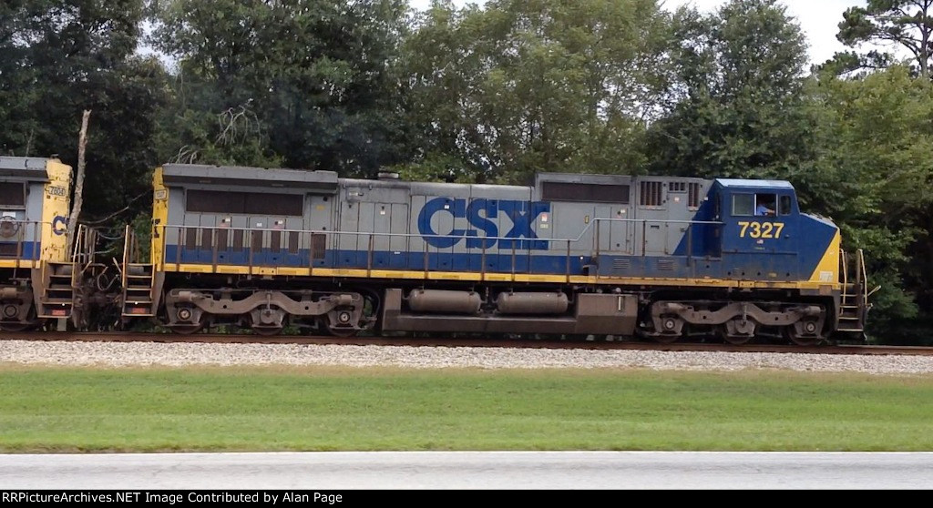 CSX C40-8 7327